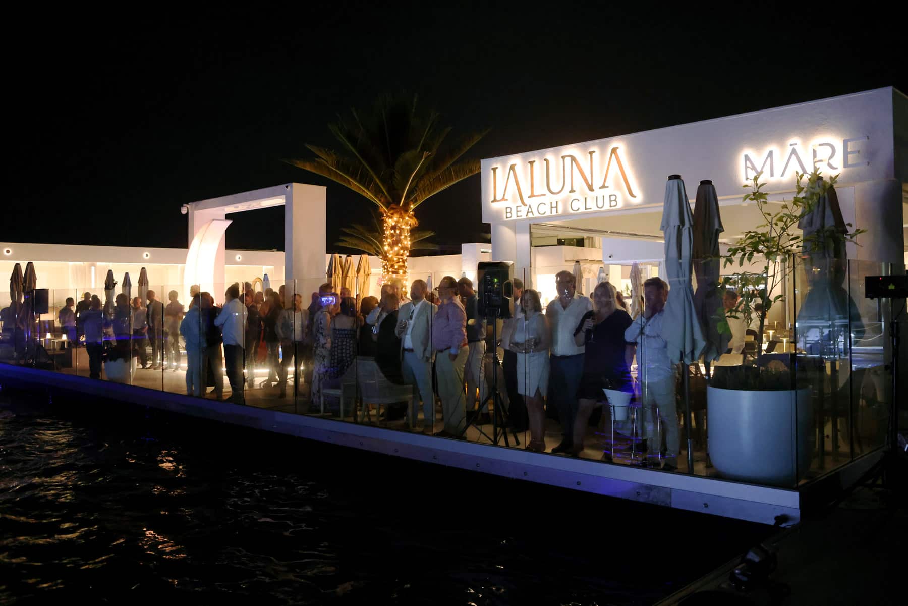 Riviera reveals new Sports Motor Yacht during a spectacular launch ...