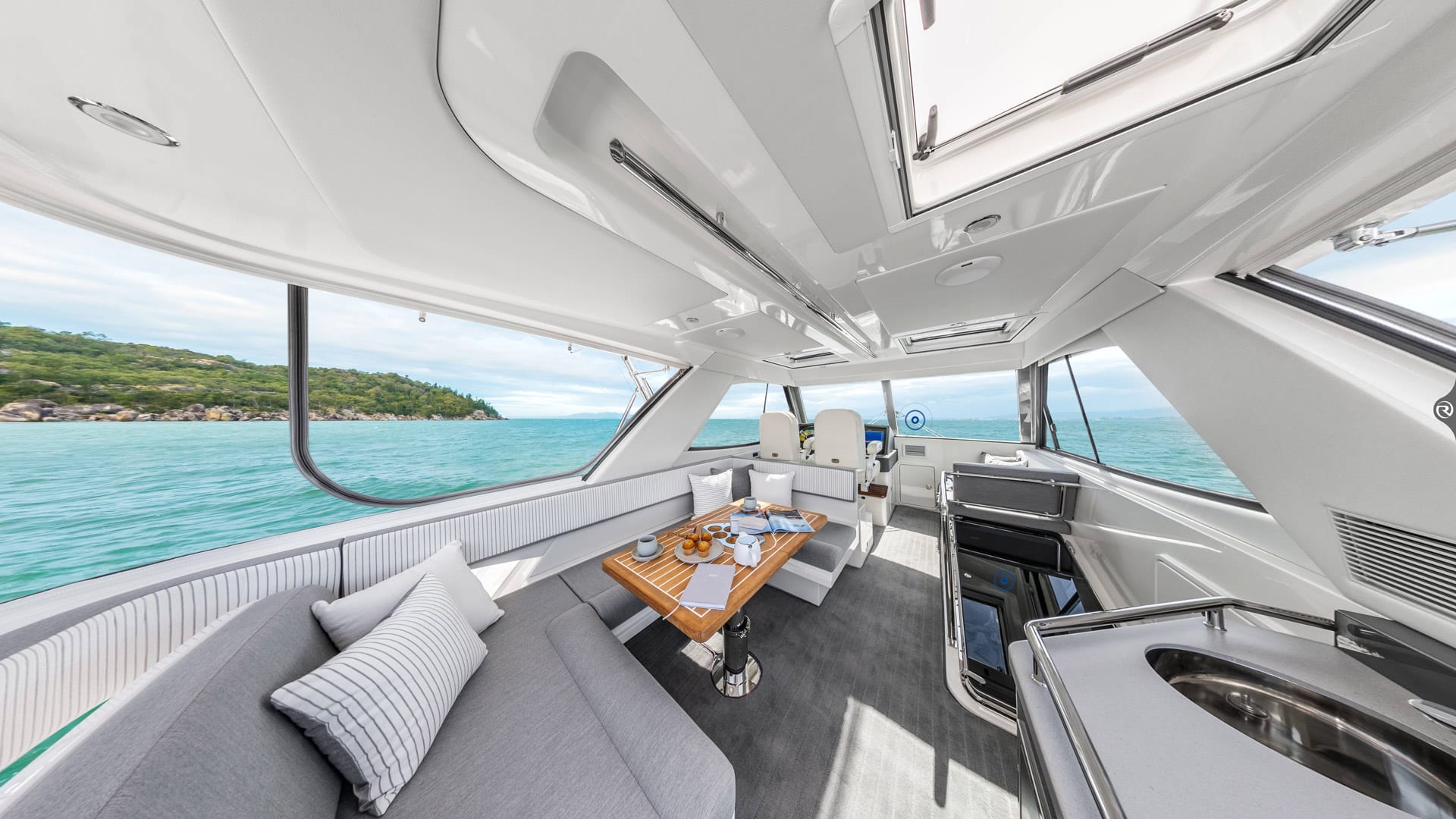 50 Sports Motor Yacht – Riviera – Australia’s Premium Luxury Motor ...