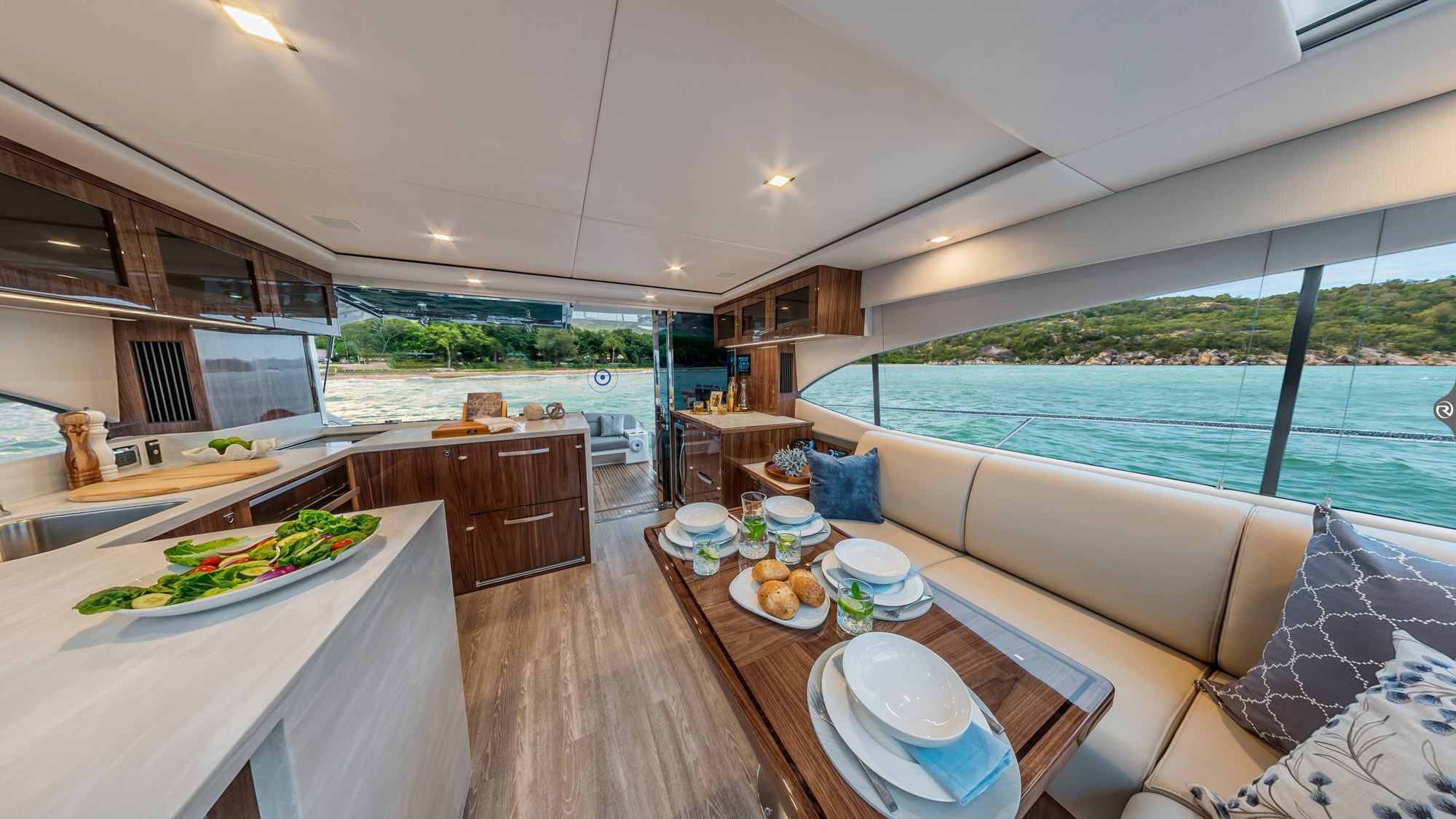 5400 Sport Yacht Platinum Edition | Riviera