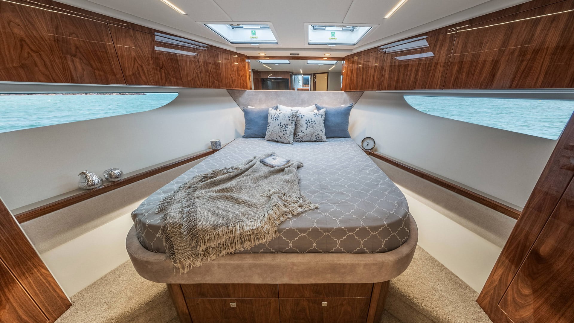 64 Sports Motor Yacht | Riviera