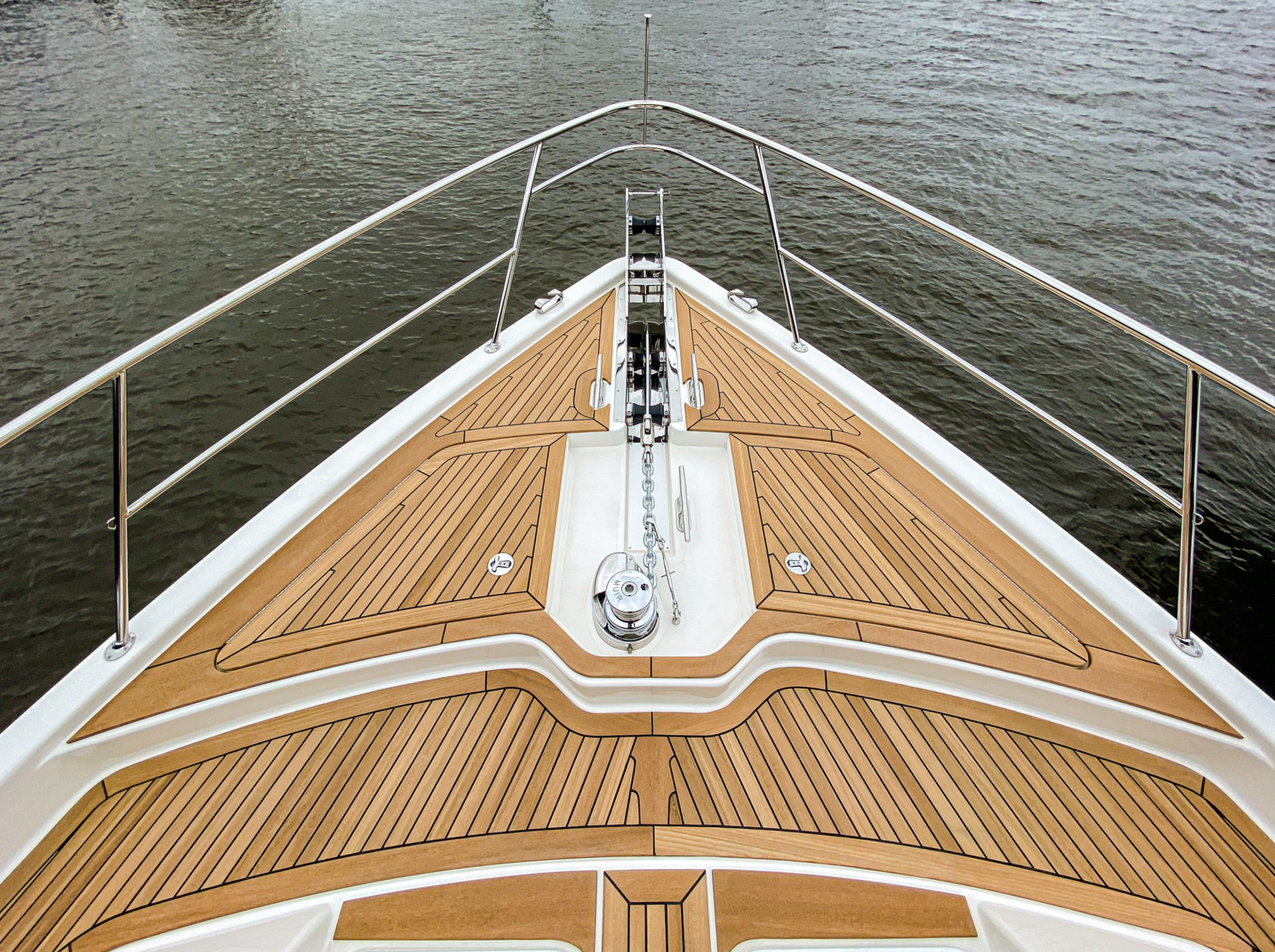 The art of anchoring – Riviera – Australia’s Premium Luxury Motor Yacht ...